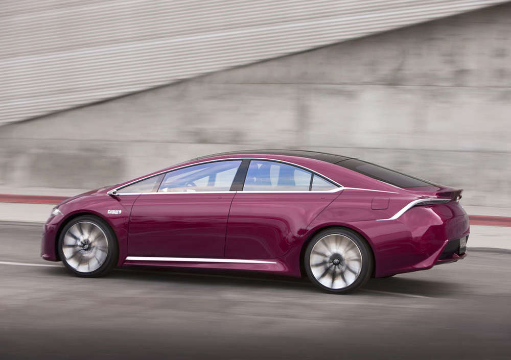 Toyota NS4 Advanced Plug-in Hybrid Concept - Eco - Automoto.it