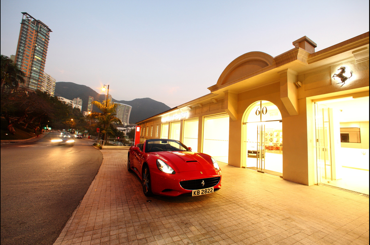 Ferrari: aperto un nuovo showroom a Hong Kong - News - Automoto.it