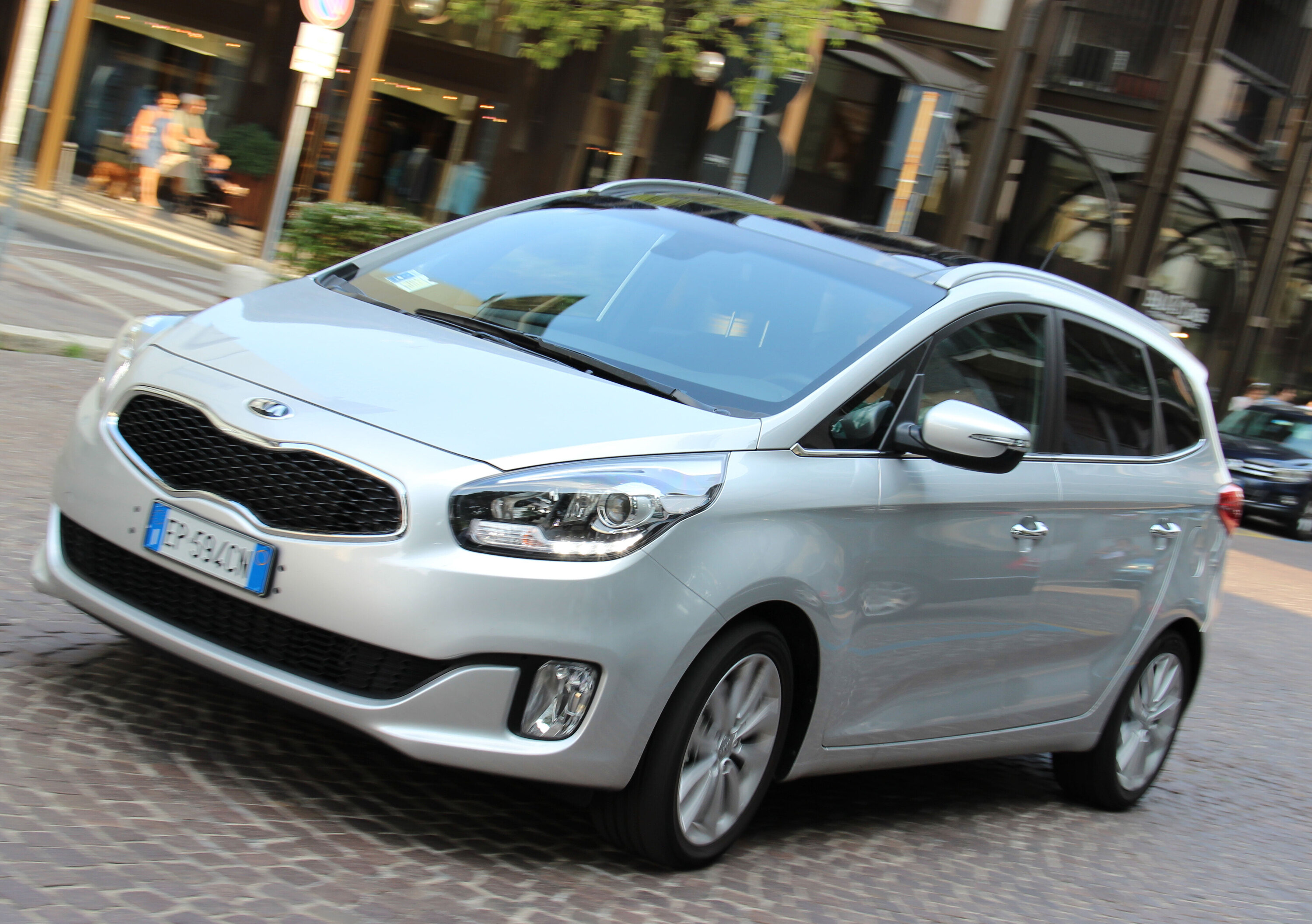 Kia Carens 1.7 CRDi 115 CV - Prove - Automoto.it