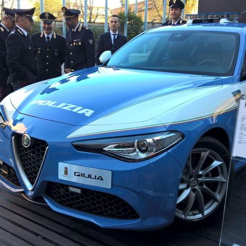 Alfa Romeo, la Giulia Veloce alla Polizia di Stato - News - Automoto.it