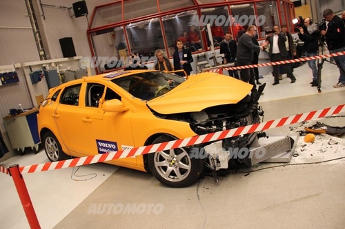 Volvo: cosa significa assistere ad un crash test in diretta - News ...